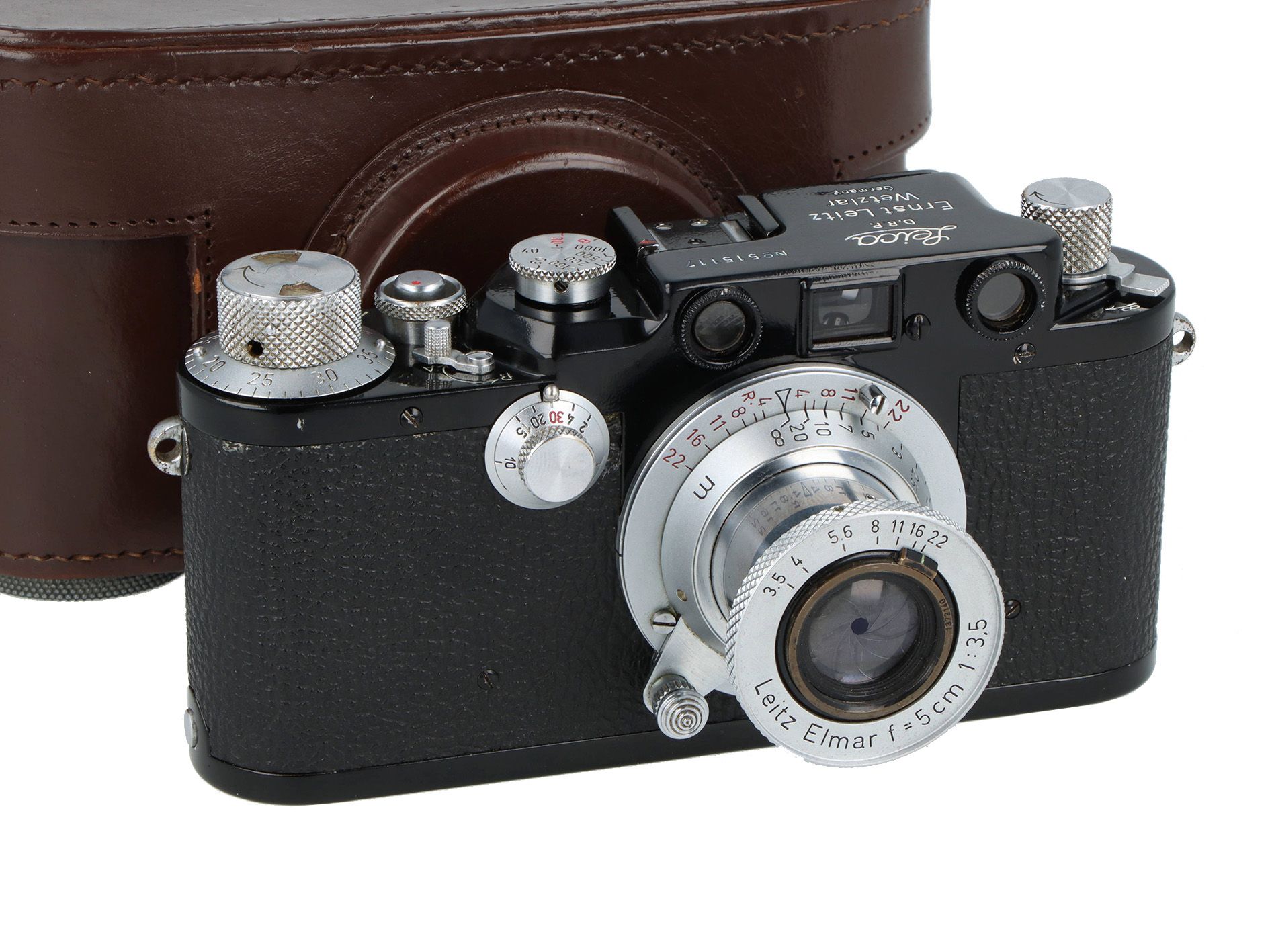 Leica IIIC repainted black + Elmar 50mm 3,5 silver (10064) | Leica Camera Classic